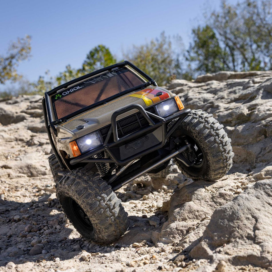 Axial SCX10 III 1987 Toyota Hilux SR5 4X4 RTR RC Rock Crawler 1/10 Tan ...