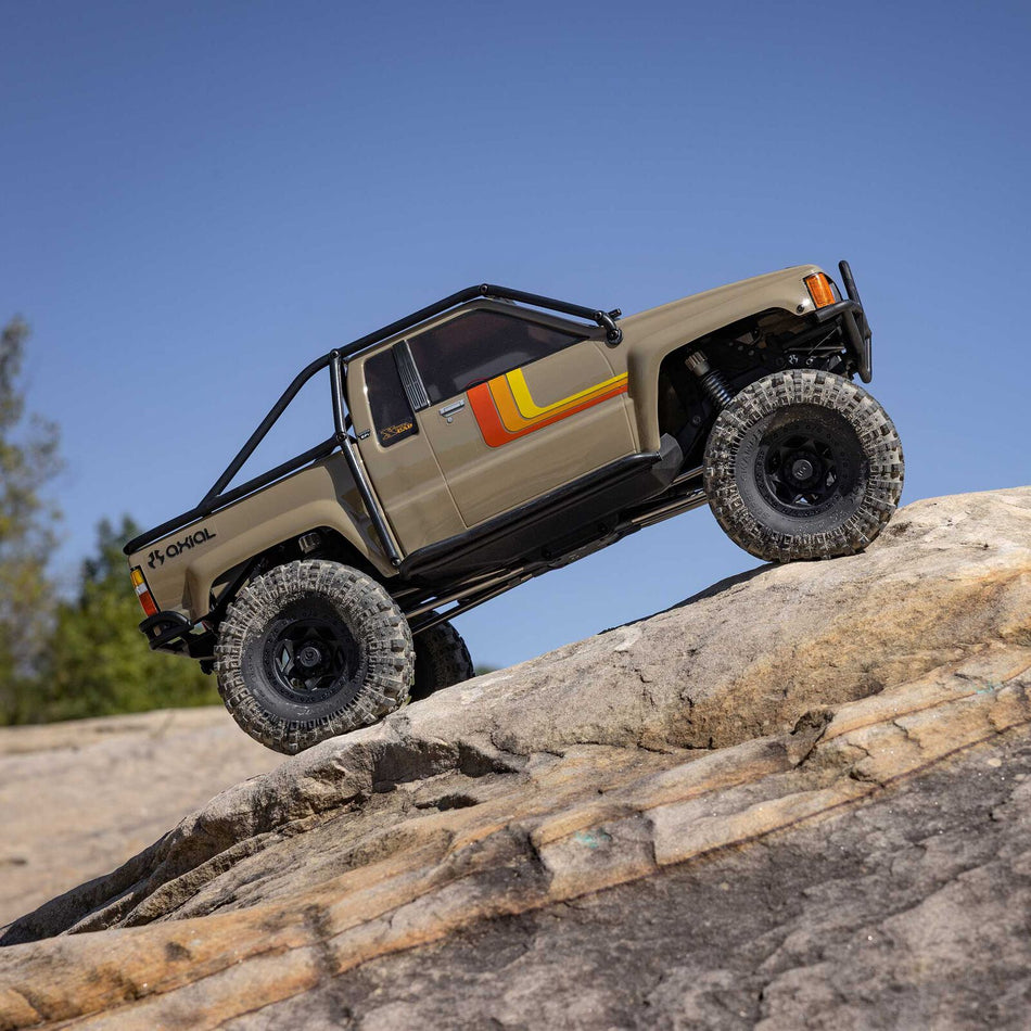 Axial SCX10 III 1987 Toyota Hilux SR5 4X4 RTR RC Rock Crawler 1/10 Tan ...