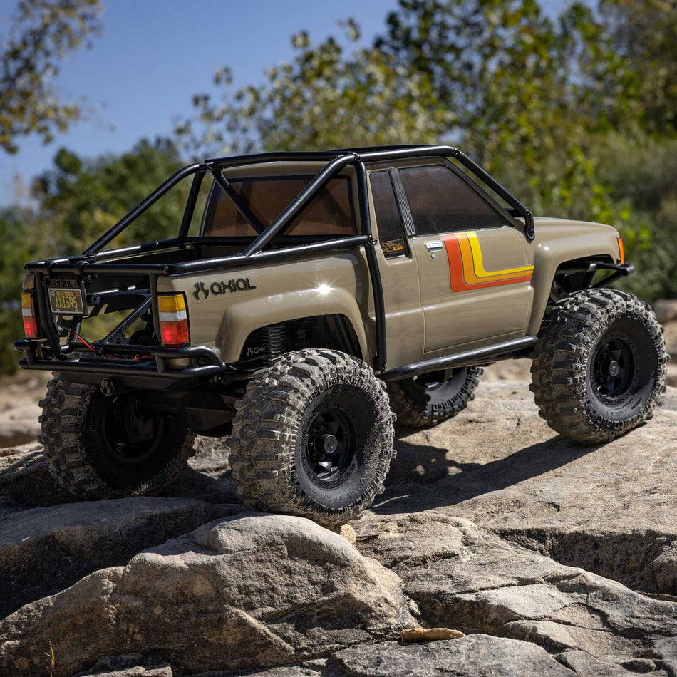 Axial SCX10 III 1987 Toyota Hilux SR5 4X4 RTR RC Rock Crawler 1/10 Tan ...